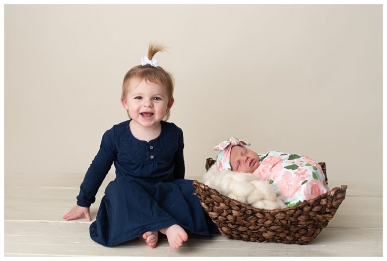 Newborn and Siblings - How to make photos happen - Rachel Mummert ...